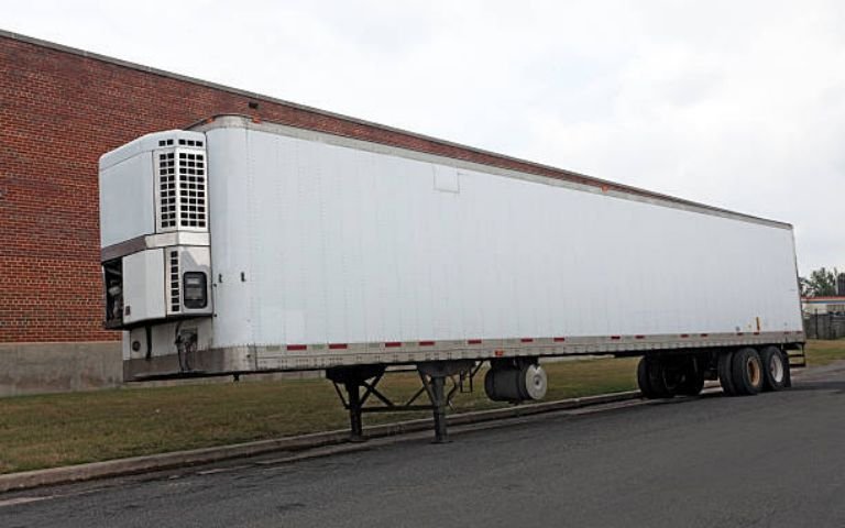 Reboque completo Vs Semi reboque -Diferenças e benefícios